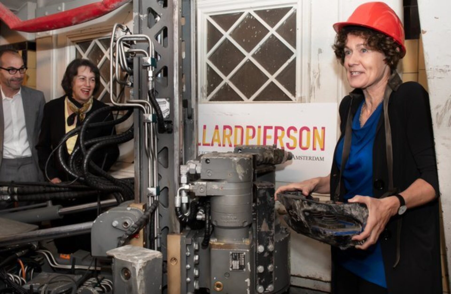 Allard Pierson | Eerste paal verbouwing geslagen door Geert ten Dam